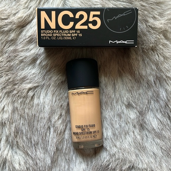 MAC Cosmetics | Makeup | Mac Studio Fix Fluid Foundation Nc25 | Poshmark